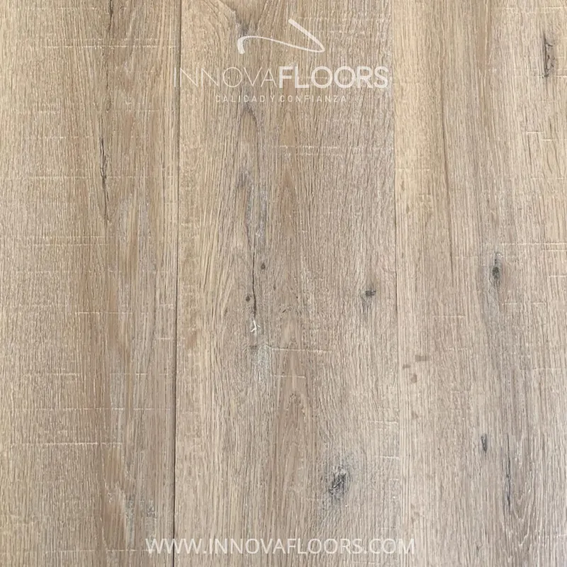 Piso Vinilico en LVT Tipo Madera FRESNO ROBLE. InnovaFloors